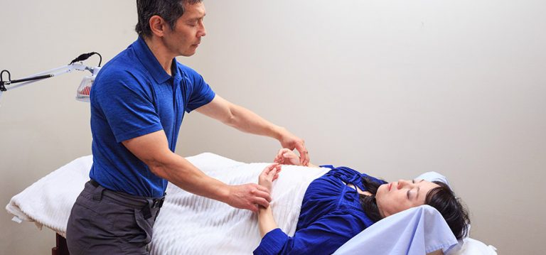 What Is Needleless Acupuncture and How it Can Benefit Your Health?